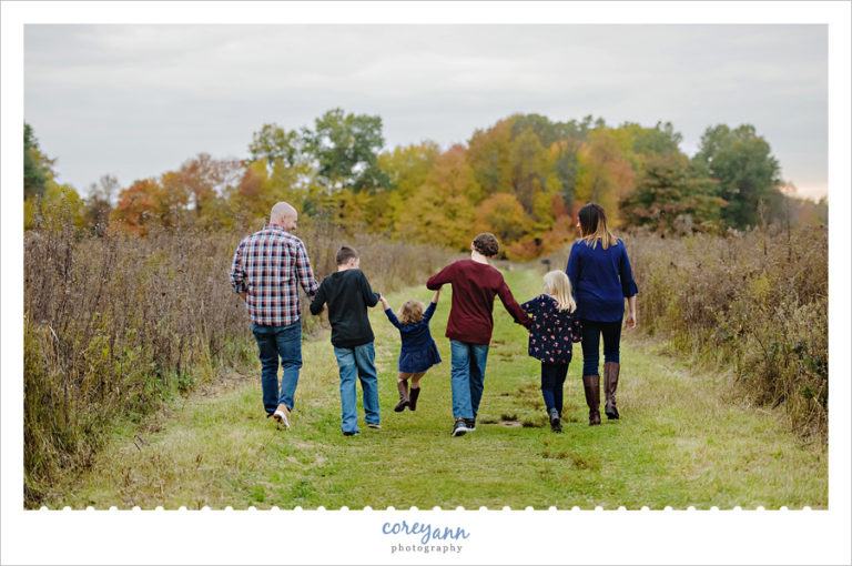 Springfield Bog Metro Park Family Session in October - Corey Ann ...